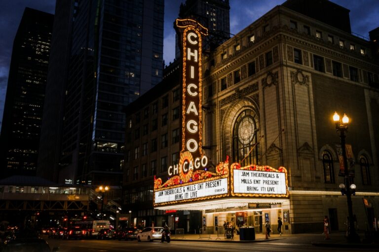 The 20 Most Iconic Signs in the United States - Travelmag